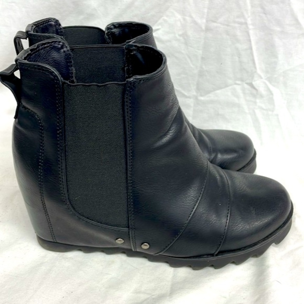 Elastic Sides Hidden Wedge Heel Booties Ladies Sz 9 5… - Gem
